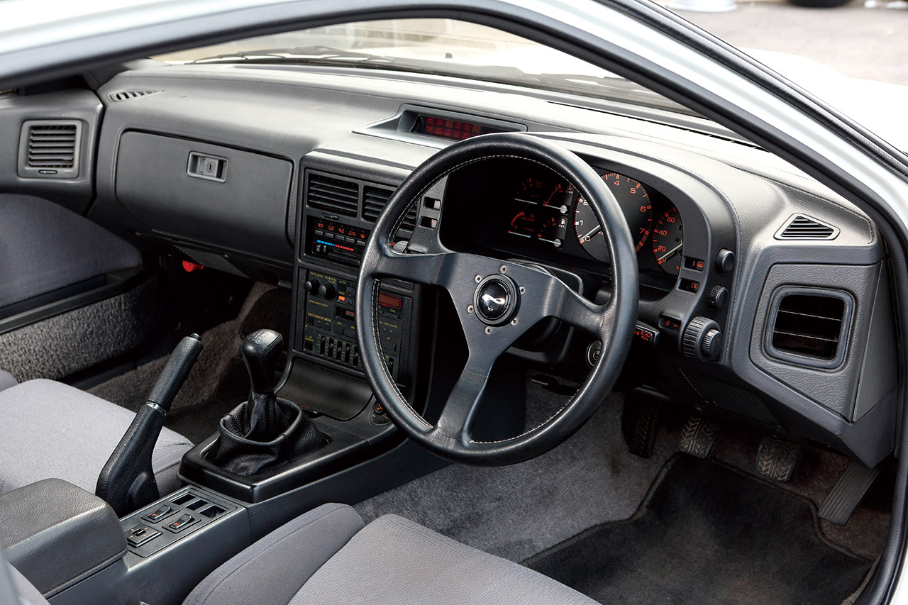 FC3S vs FD3S Vol.3｜ロータリーピュアスポーツの追求、アンフィニの名とともに始まる｜1986年 マツダ サバンナ RX-7 ...