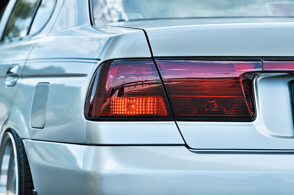 【仮想USDM!?】日本専売モデルのB15サニーの仮想エクスポートモデル！ 大柄なバンパーメイクやシャコタンフォルムで純和風の小市民セダン臭を払拭するサニー | カスタムCAR [カスタムカー ...