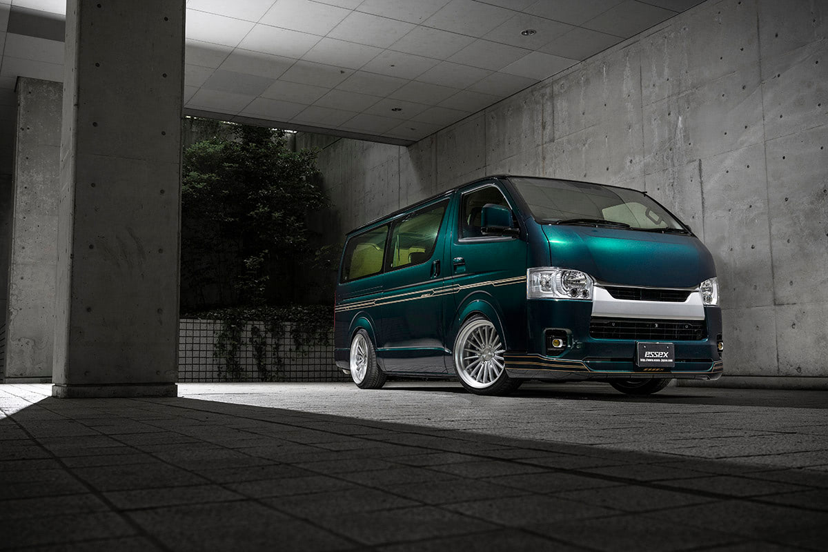 【欧州チューナーズの香り漂うハイエース】CRS/ESSEXの最新デモカーがローンチ！（ハイエース） | カスタムCAR [カスタムカー] | オールジャンルのカスタムカー大集合｜NOSWEB