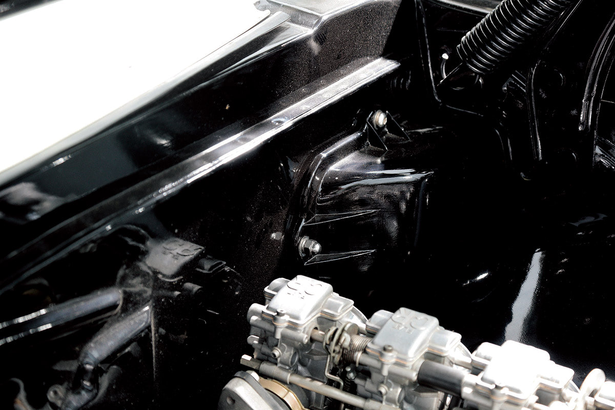 「げんこつヘッド」！ インパクトから逆算された、前人未到のM型+6連装FCRキャブ｜1969年式 トヨペット クラウン ハードトップ Vol ...