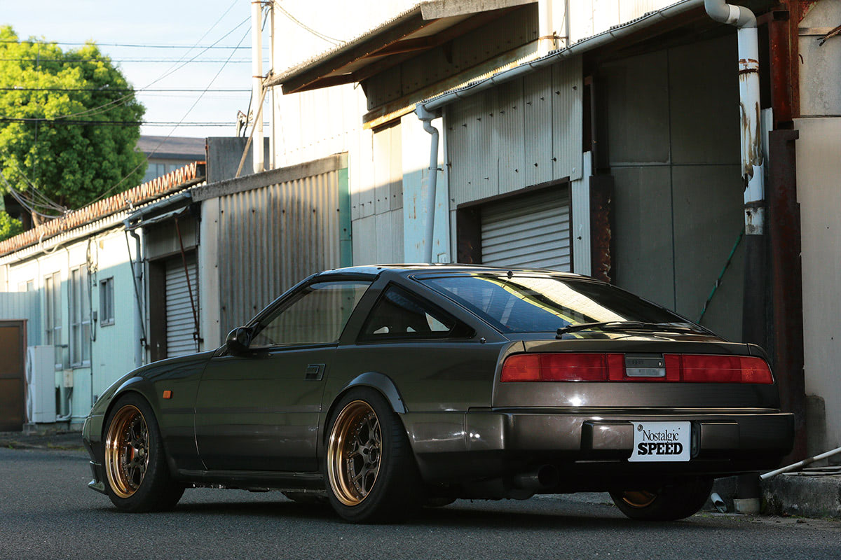 無敵のモンスターZ31｜このZ31のために調色されたオリジナルボディカラー｜1988年式 フェアレディ200ZR-Ⅱ 2シーター Tバールーフ Vol.4 | NostalgicHero ...