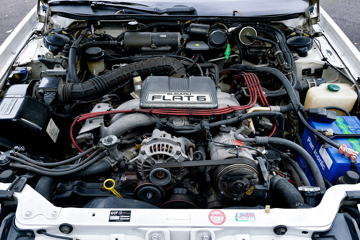 先進のエアロフォルム【3】「デザインが素敵。見ているだけで幸せ。6気筒の音も最高！」｜1989年式 スバル アルシオーネ 2.7 VX｜我が青春のリトラクタブル | NostalgicHero ...