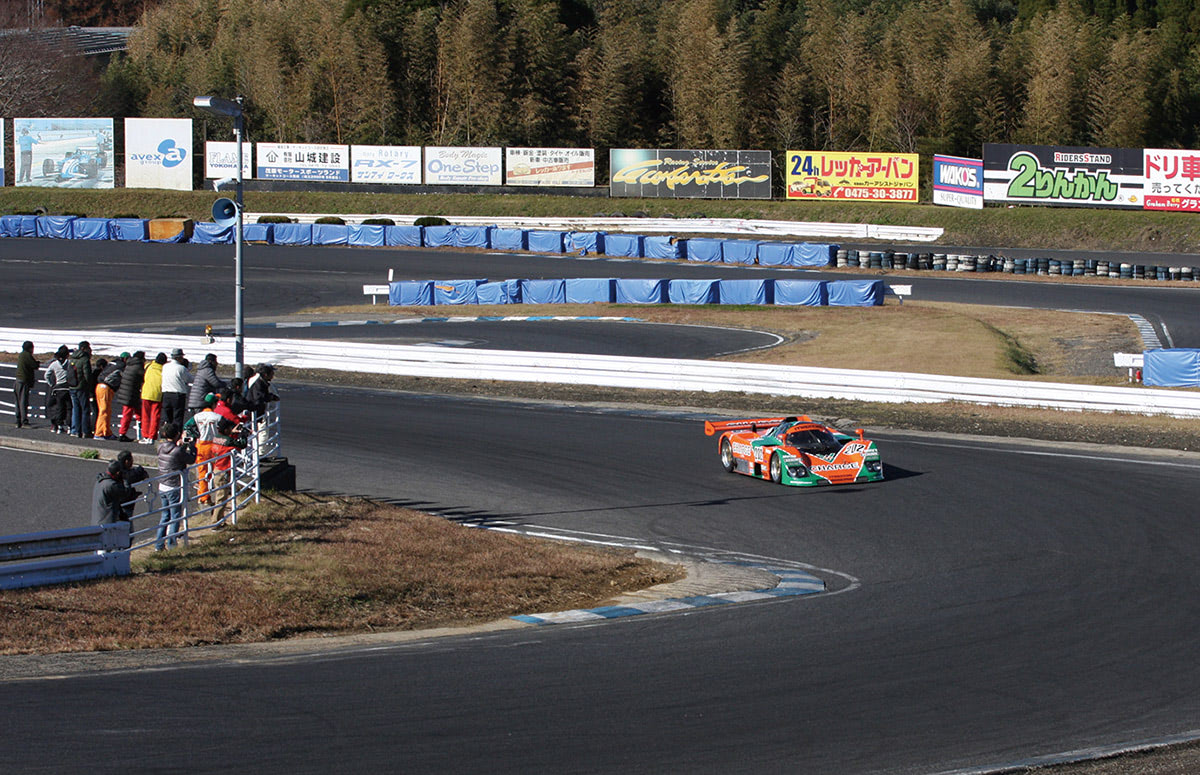 ロータリーエンジン搭載車発売50周年を記念して2018年、マツダ767Bが駆け抜けた！ | NostalgicHero [ノスタルジック ...