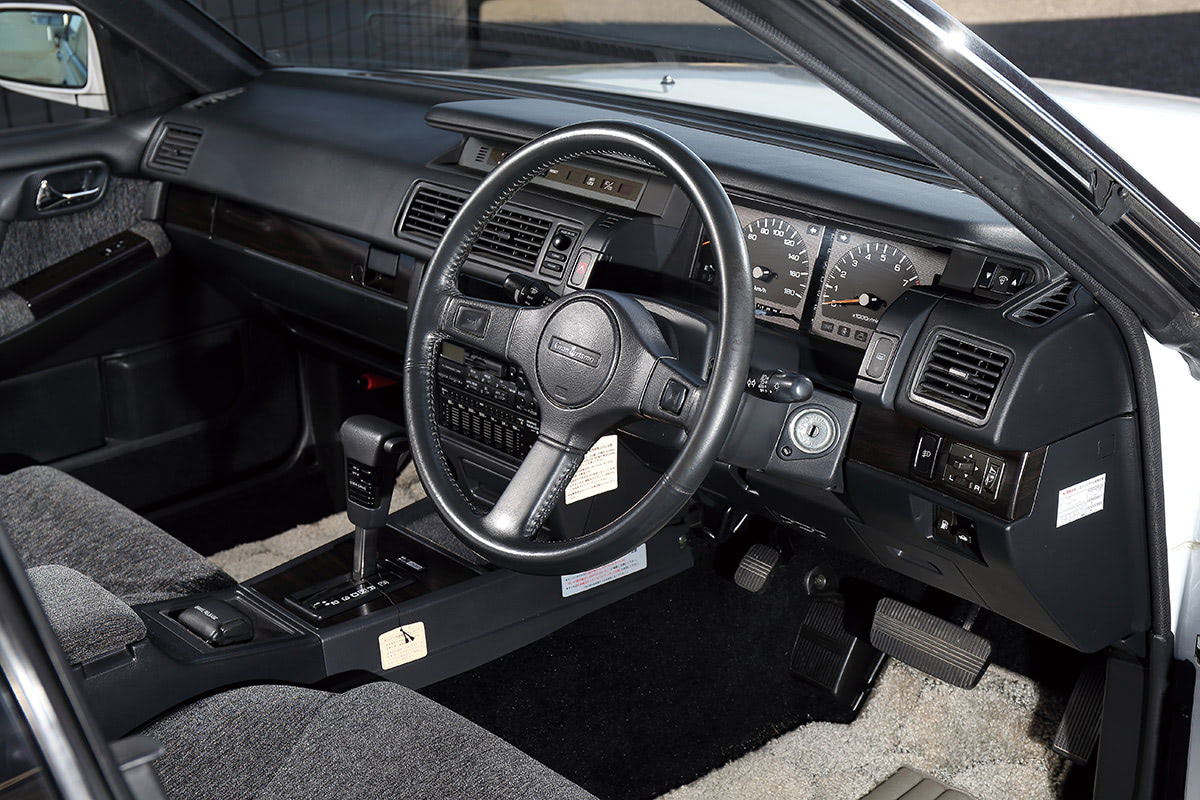 後期は210ps！ ツインカムターボのスムーズで力強い走り【2】1990年式 日産 グロリア 4ドアハードトップ V20 ツインカムターボ グランツーリスモ SV ...