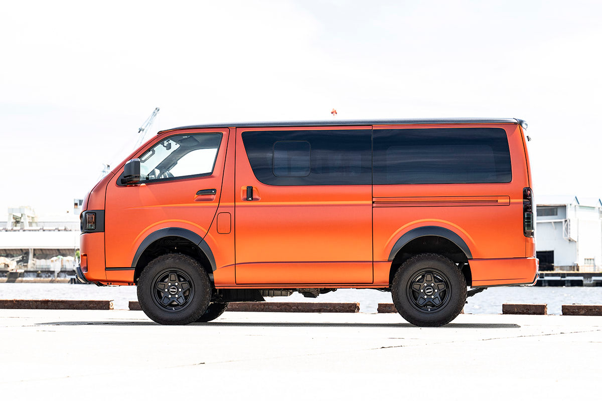 【ハイエースの最新カスタムスタイル】CRS/ESSEXが提案するサゲとアゲの2台 | カスタムCAR [カスタムカー] | オールジャンルのカスタムカー大集合｜NOSWEB