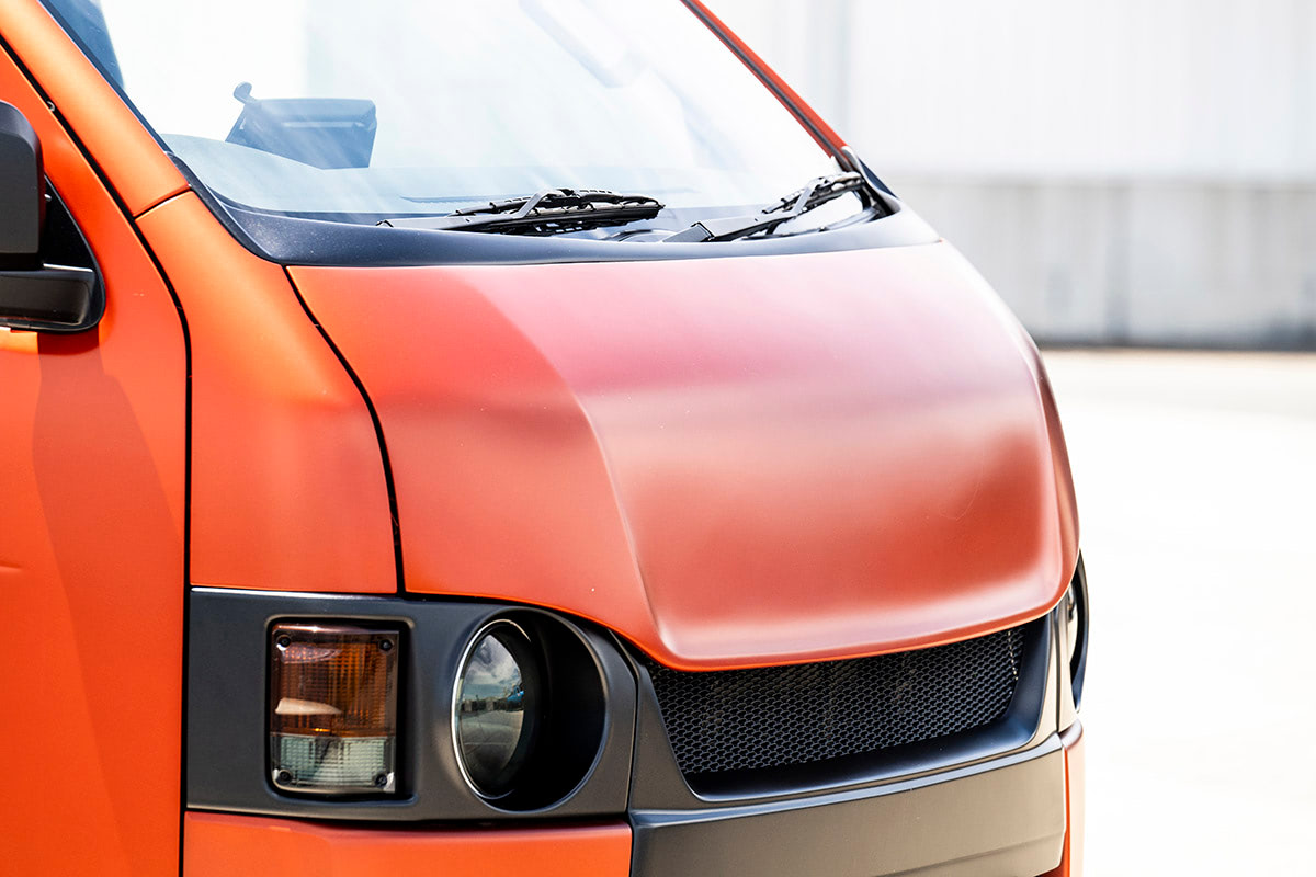 【ハイエースの最新カスタムスタイル】CRS/ESSEXが提案するサゲとアゲの2台 | カスタムCAR [カスタムカー] | オールジャンルのカスタムカー大集合｜NOSWEB