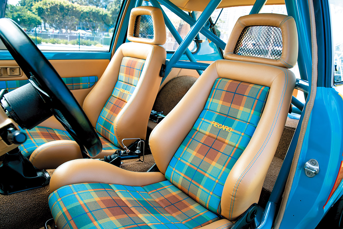 ゴキゲン!! KP61スターレット【01】内装は'80年代のポルシェを見本にフルカスタム！ 隅から隅までフルリビルトした唯一無二のプロジェクト ...