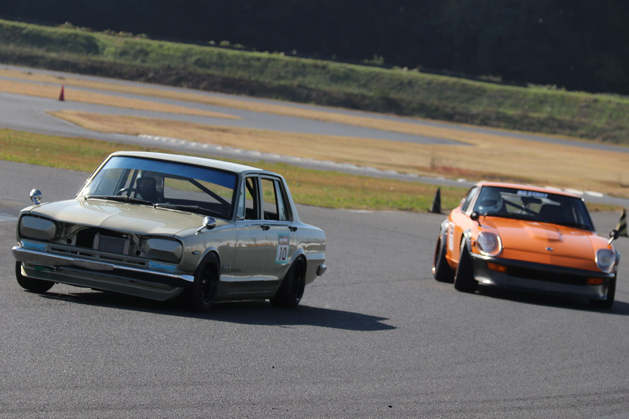 新旧56台が筑波サーキット コース1000を走行！ それぞれの目標を設定しサーキット走行を楽しむ｜Nostalgic SPEED with ...