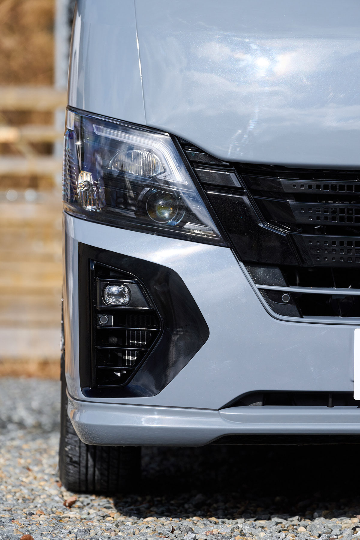 【キャラバンの最新ドレスアップパーツに注目！】CRS流キャラバン外・内装トータルコーデ！！ | カスタムCAR | 芸文総合WEB｜オールジャンルのカスタムカー大集合