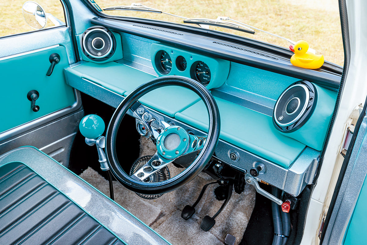 【小径・深リム・ワイドボディ!!】スパルタンなロールゲージを追加！ 愛犬のために考えられたヘビーロワードステップバン（VA73） | カスタムCAR [カスタムカー] | オールジャンルの ...