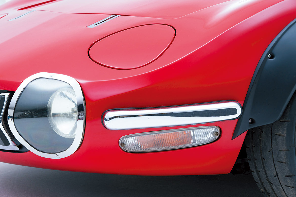 【コレ、ロードスターですと〜!?】衝撃！ ワイドシルエットの2000GT降臨!? 大胆不敵の2000GT（風）ワイドボディにモディファイされたユーノス・ロードスター（NA型） | カスタム ...