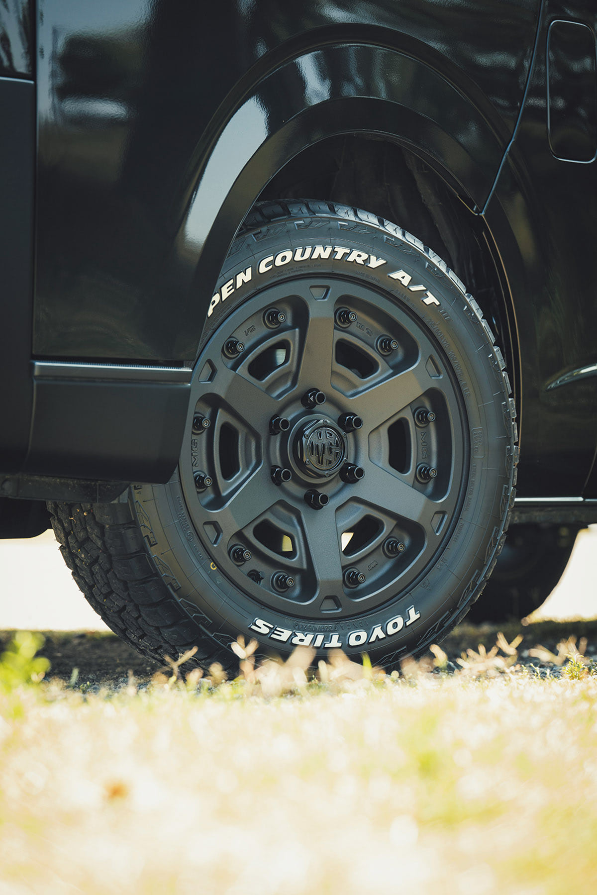 【ハイエースの足元をワイルドに変身！】USテイストなMGホイール最新モデル登場！（ハイエース） | カスタムCAR [カスタムカー ...