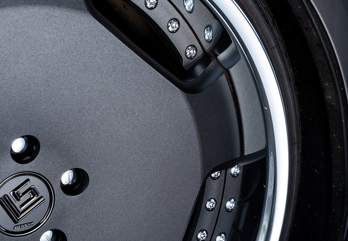 【足元に圧倒的な存在感を!!】圧巻の5ホールディッシュ！ 鍛造3ピースのハイエンドモデル「LS ADAMAS（エルエス・アダマス）」がLSの足元に宿る | カスタムCAR [カスタムカー ...